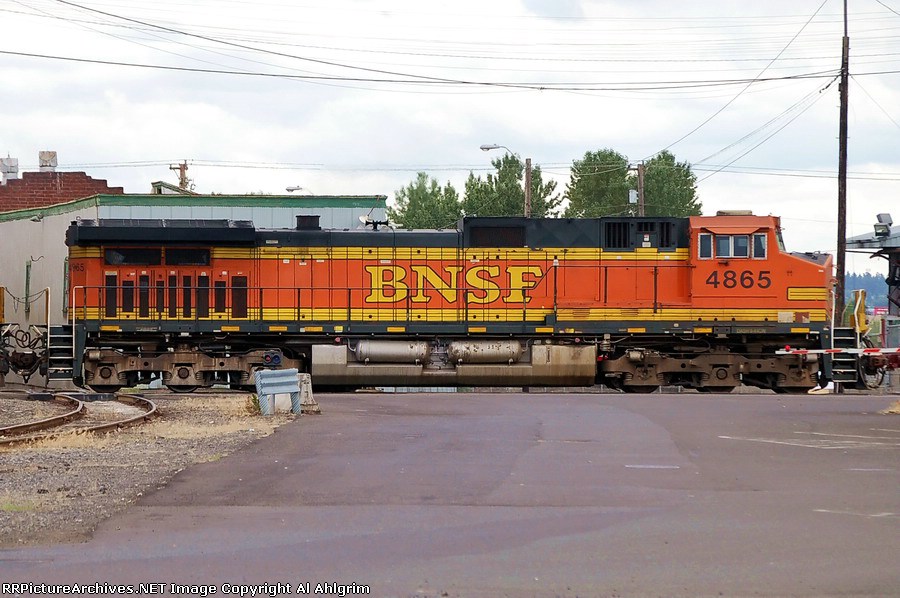 BNSF 4865